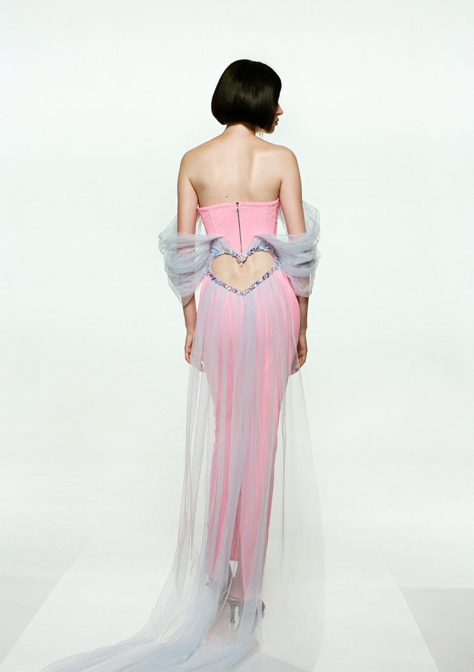 LOVE HURTS – FROLOV